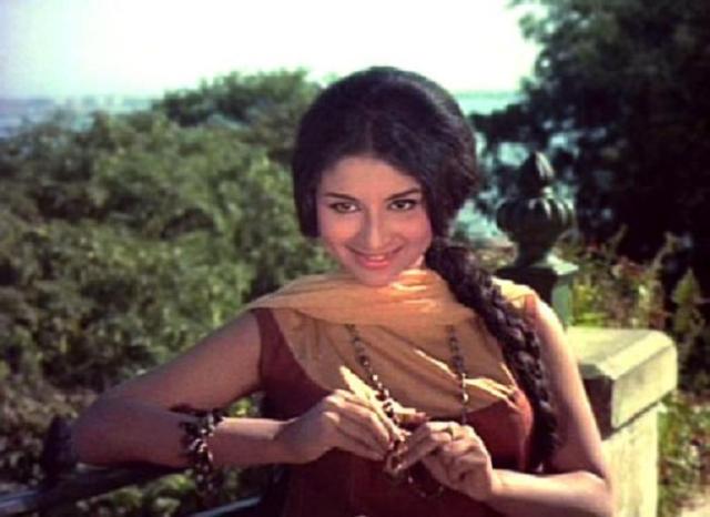 Vintage Indian Clothing | A Brief History of the saree blouse and ...